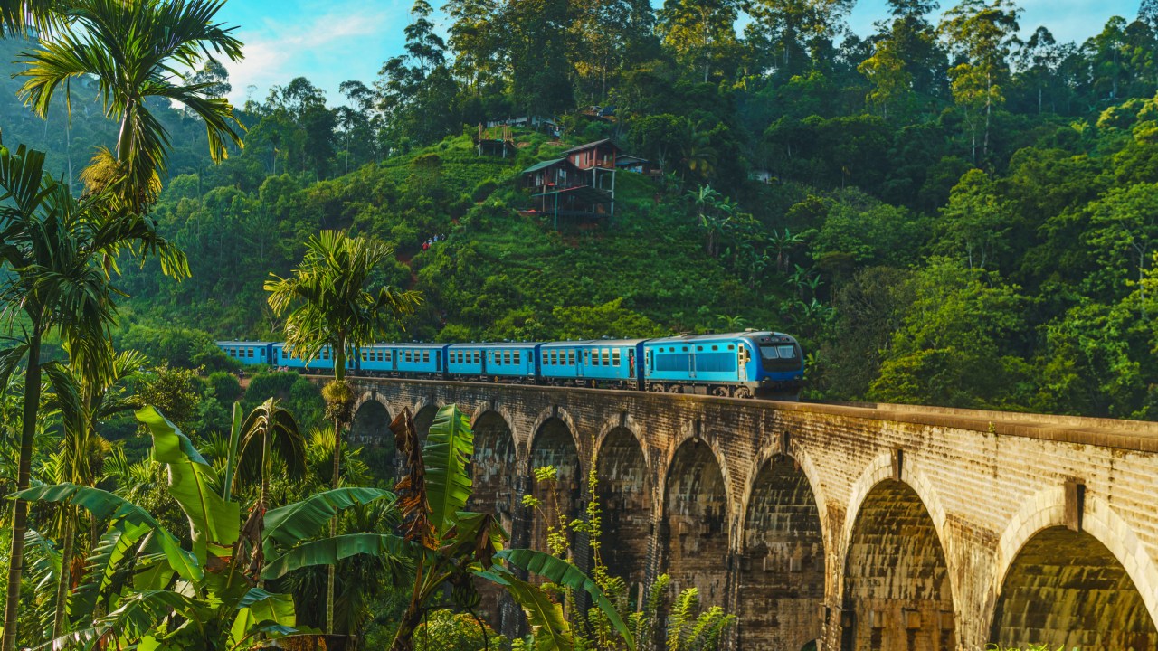 The World's Most Scenic Train Ride Is in Sri Lanka, Not Switzerland ...
